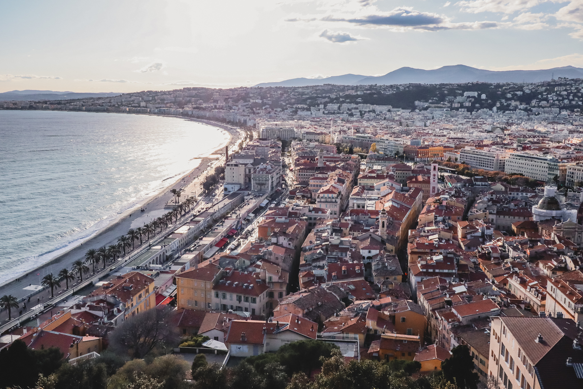 Bekomme einen Überblick und einzigartigen Ausblick auf Nizza ...