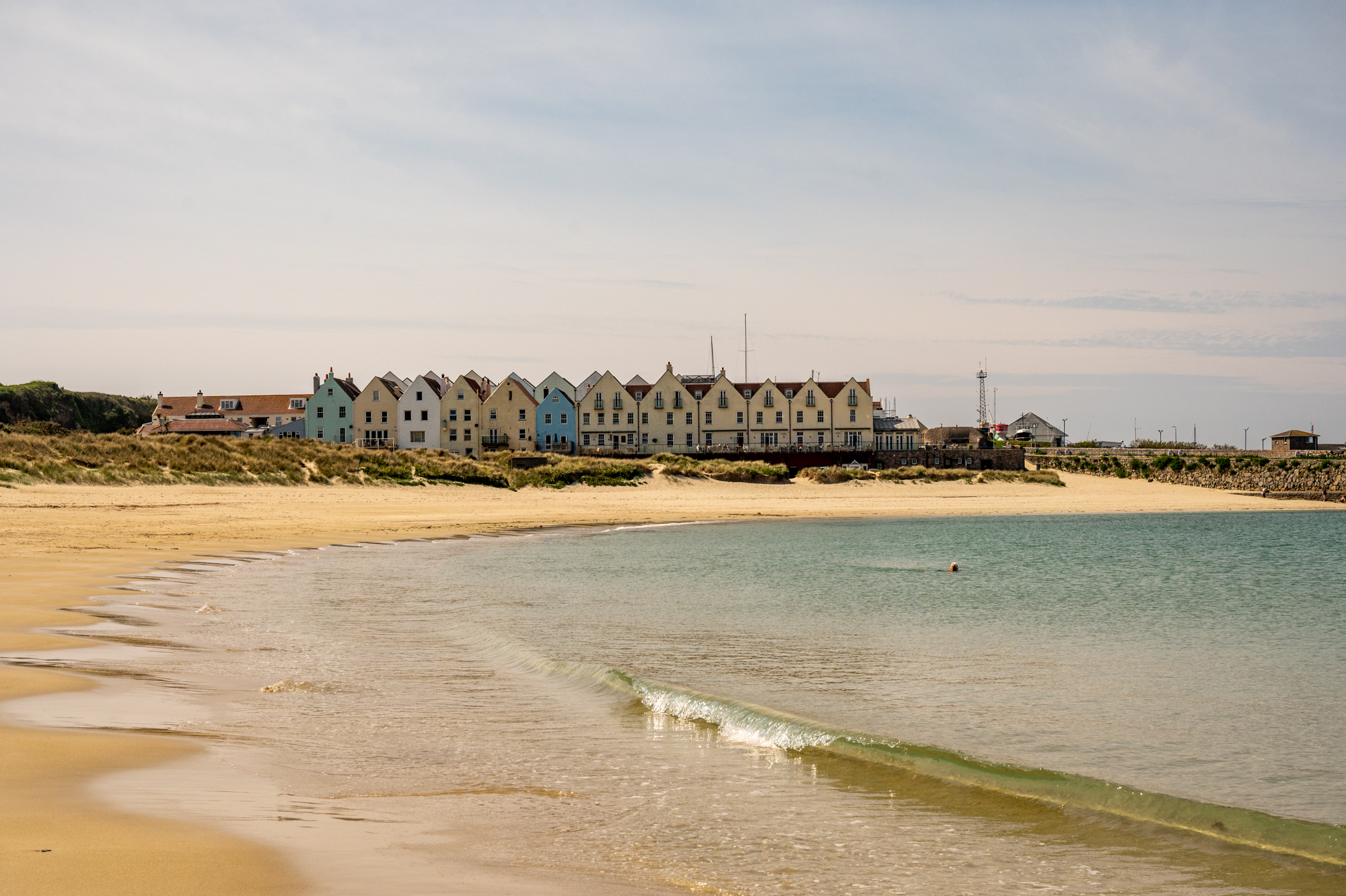 Übernachte im Braye Beach Hotel auf Alderney direkt am Strand ...