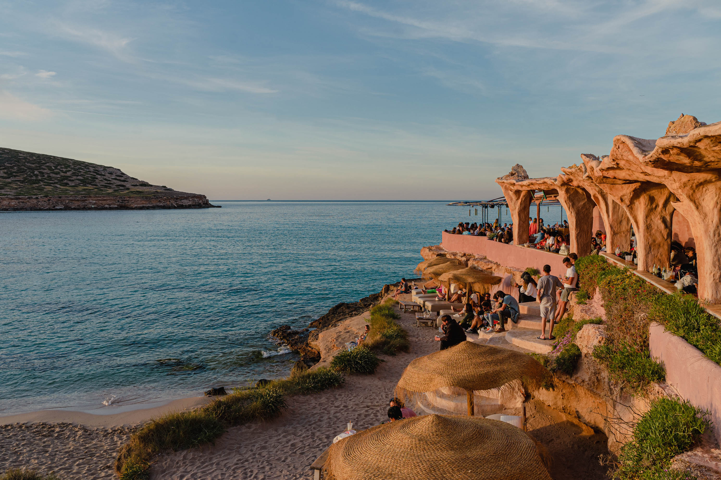 Tanze in den Sonnenuntergang im Sunset Ashram | Reisevergnügen